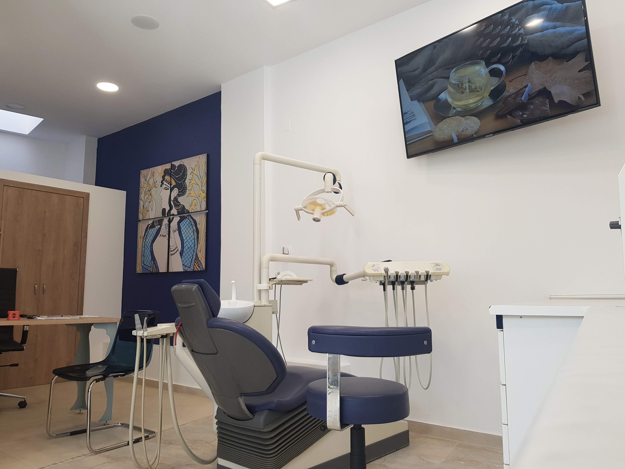 Άρης Χουστουλάκης - Dentist Care